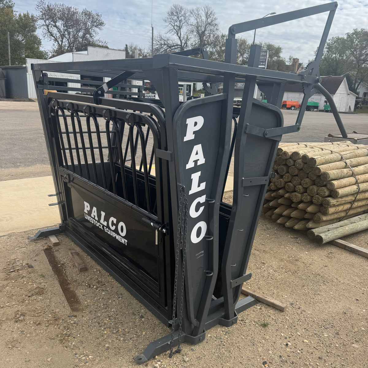 Palco 8’ Manual Squeeze Chute – Horter's Farm and Ranch Supply